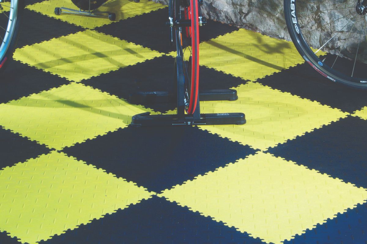 Chequered Plate Floor Tiles | R-Tek Manufacturing