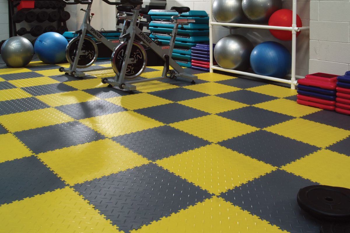 Chequered Plate Floor Tiles | R-Tek Manufacturing